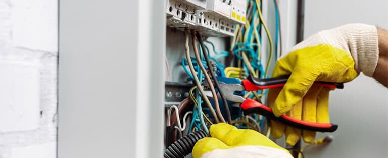 Tipos de alicate: conheça as variedades e utilidades com a Copafer